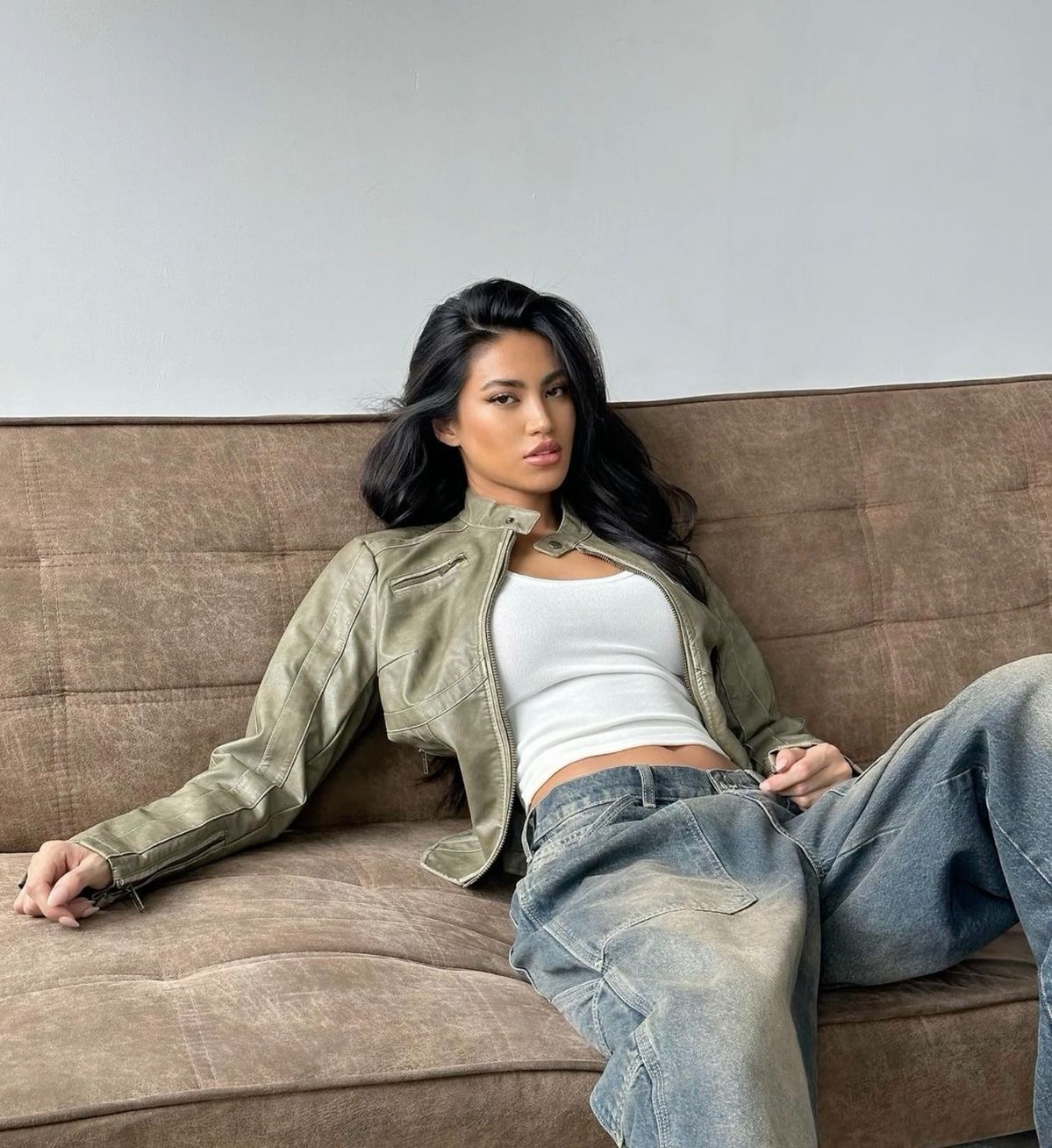 How To Style Baggy Jeans - Key to Fashion